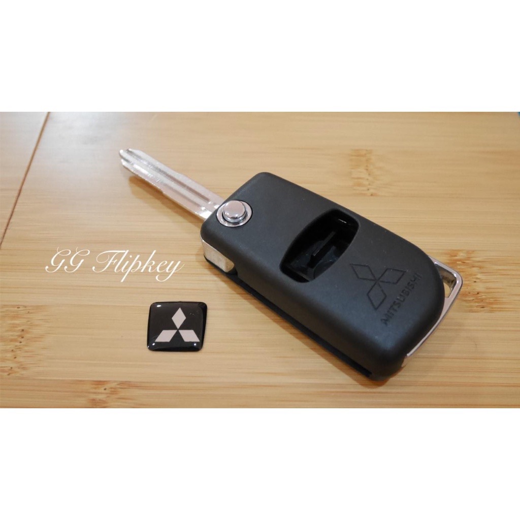 Pajero , Triton 2-button flip key shell with front and back logo (left ...